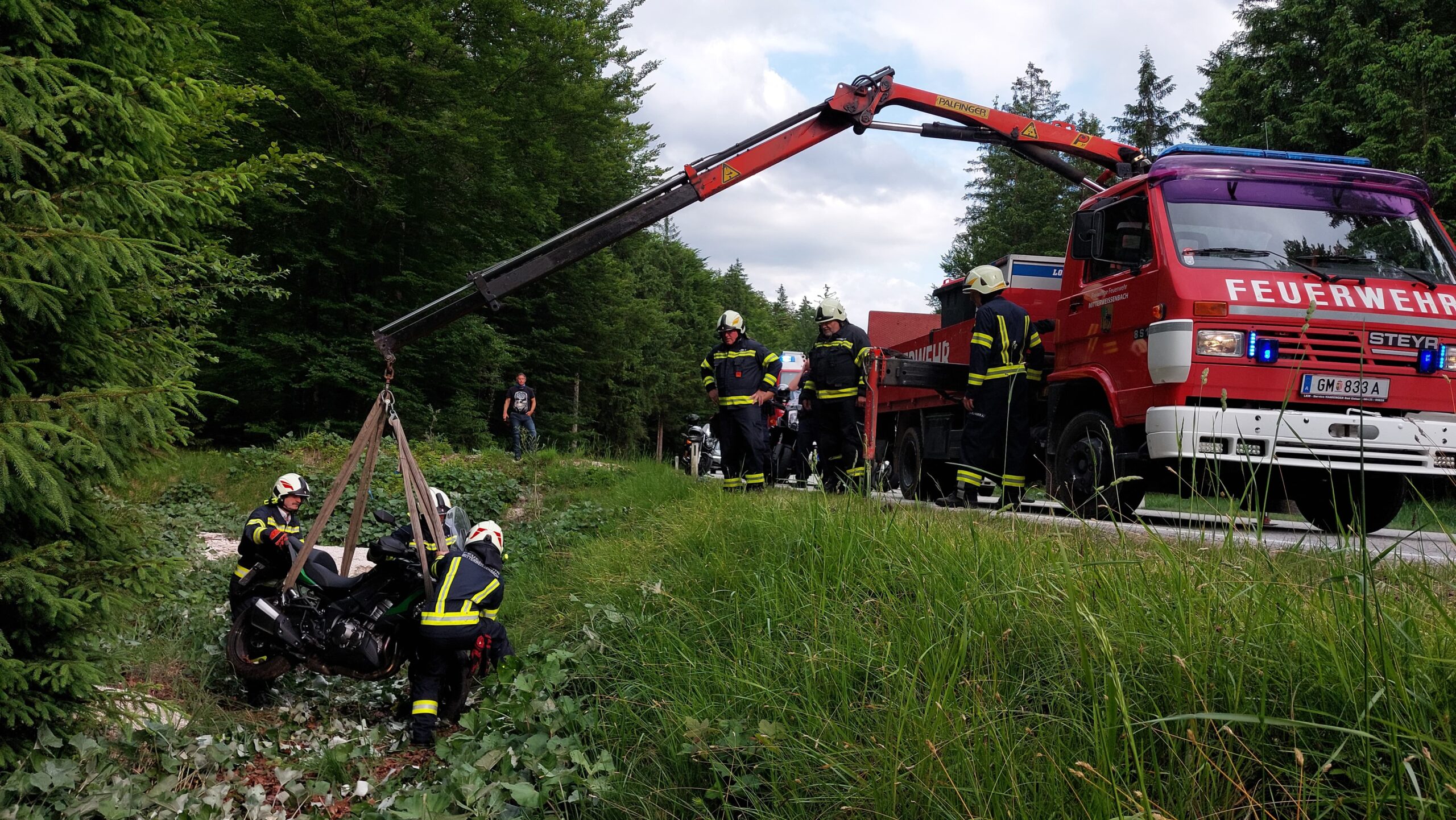 Immer wieder: Motorrad-Unfälle | Feuerwehr Objektiv